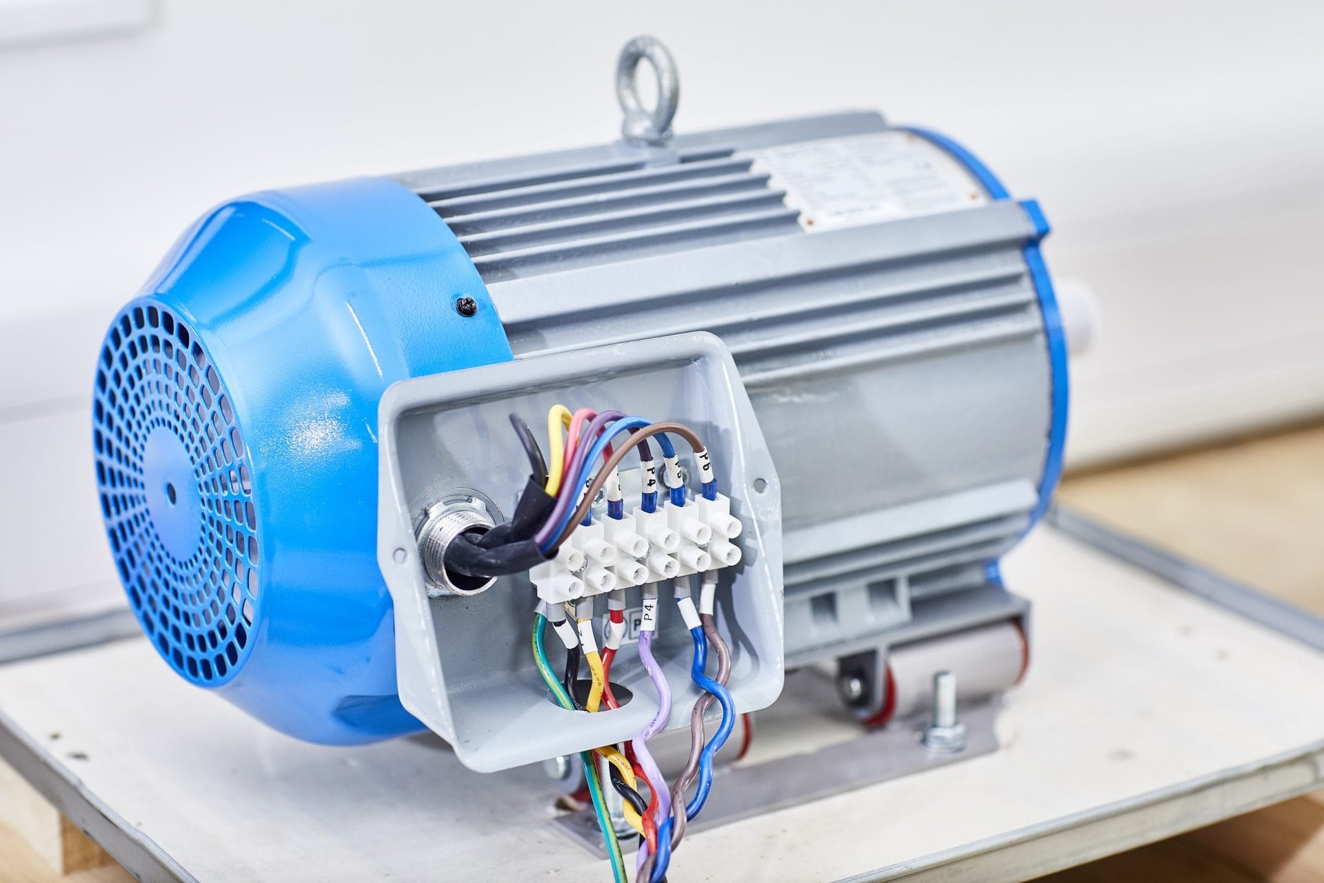 El primer motor eléctrico inteligente con ADN digital que aprovecha al ...